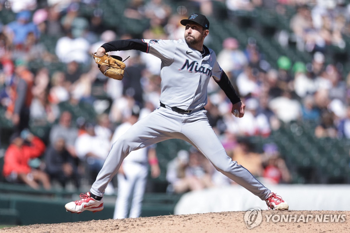 Landers sign American pitcher Veneziano, terminate deal with VerHagen ...