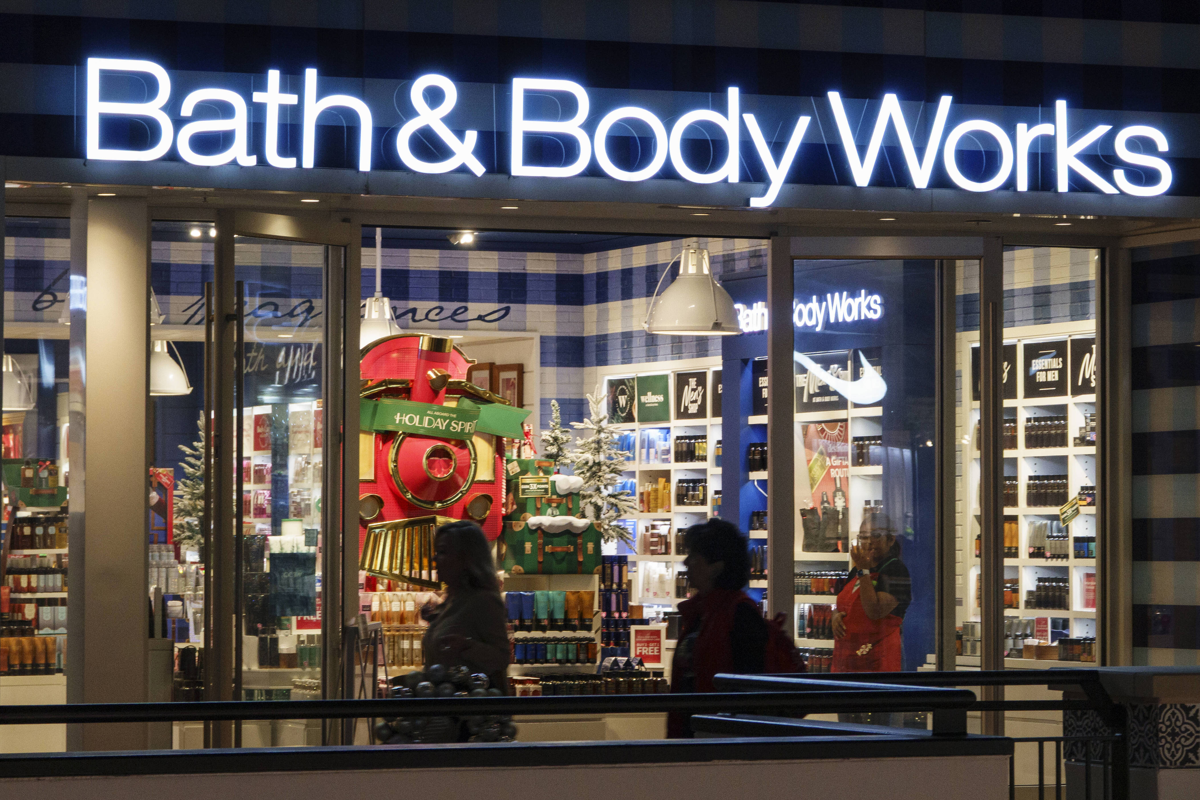 7 Bath & Body Works gifts she'll love this Valentine's Day 2026