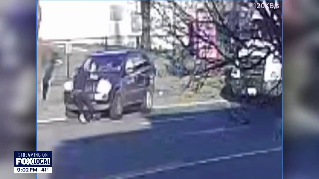 Driver runs over Seattle pot shop employee in Sodo