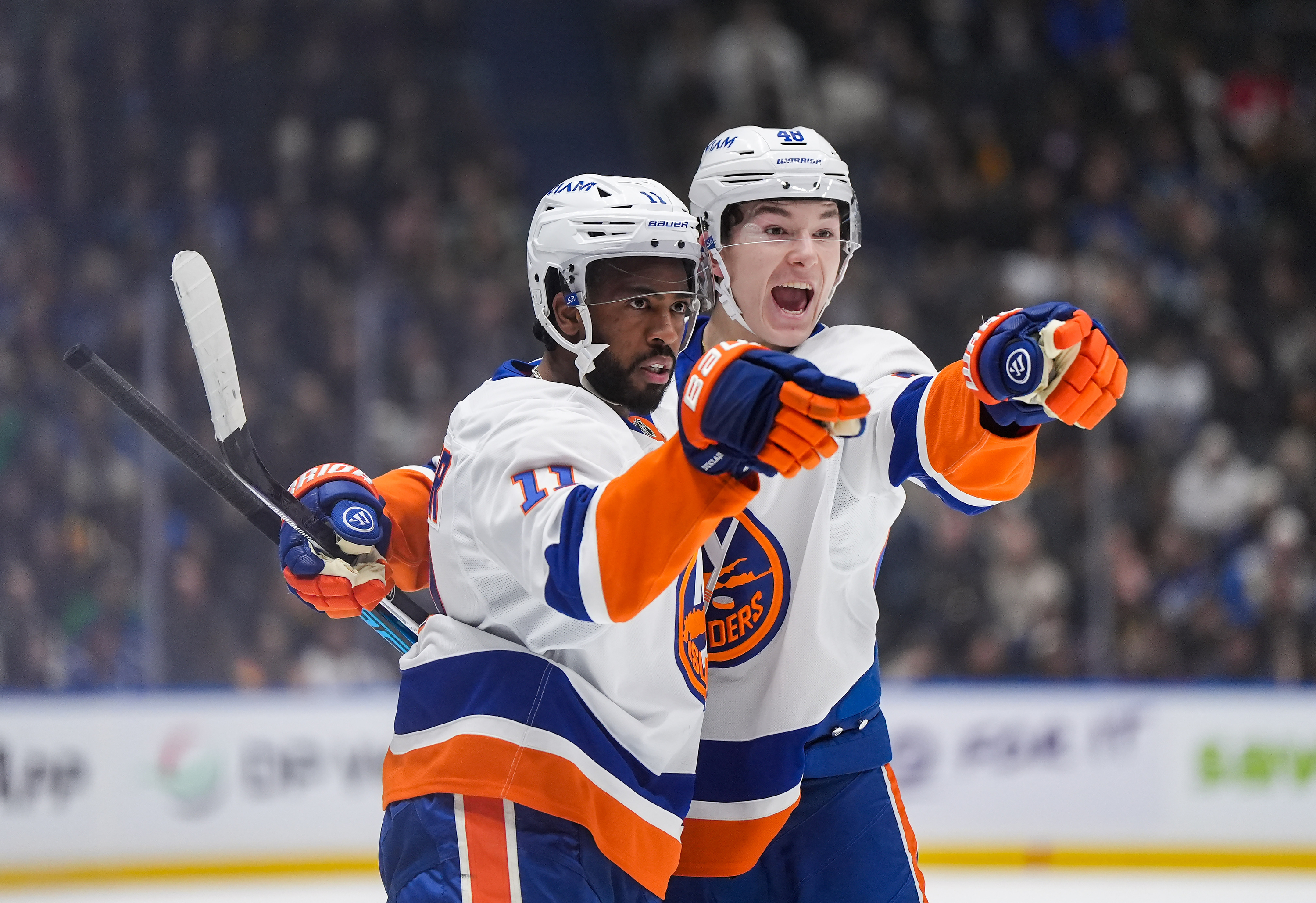 Duclair scores twice as Islanders win 4-3 to extend Canucks' losing ...