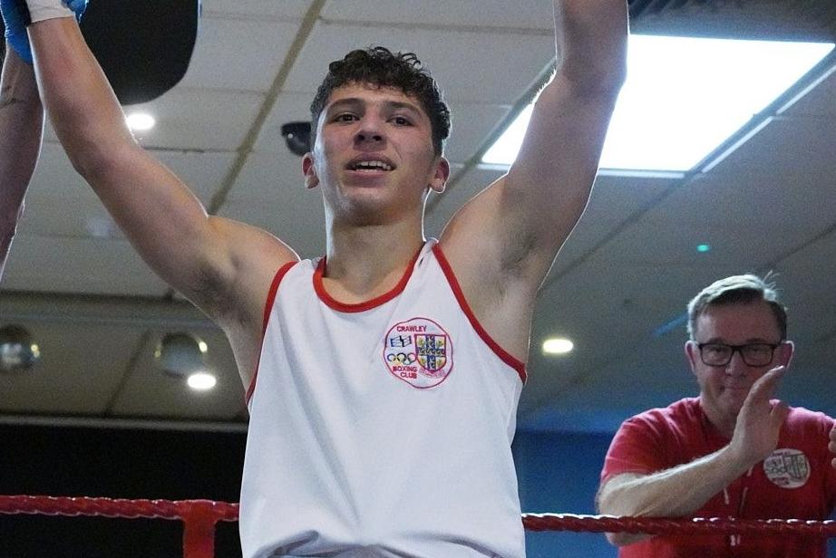 Crawley boxer Minter narrowly misses out on becoming youth champion