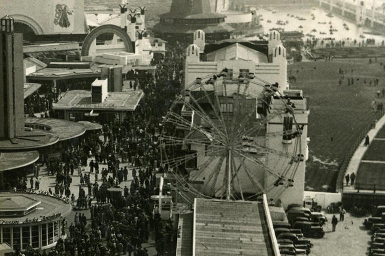 19 remarkable images of Blackpool’s big wheels, from construction to ...