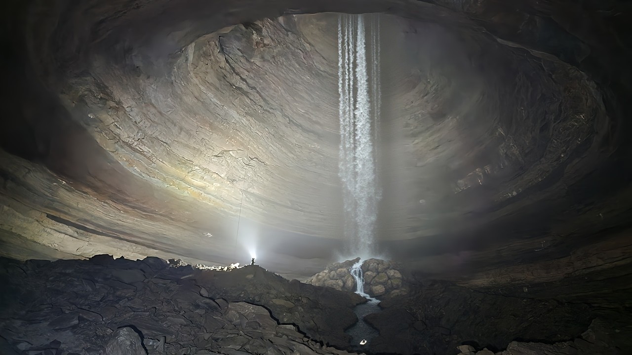 What it’s like to travel by raft far below the surface of the Earth