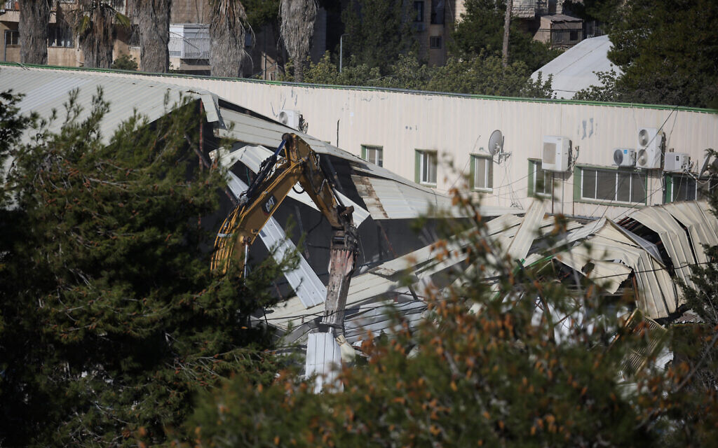 UN Palestinian refugee agency says demolished HQ set on fire