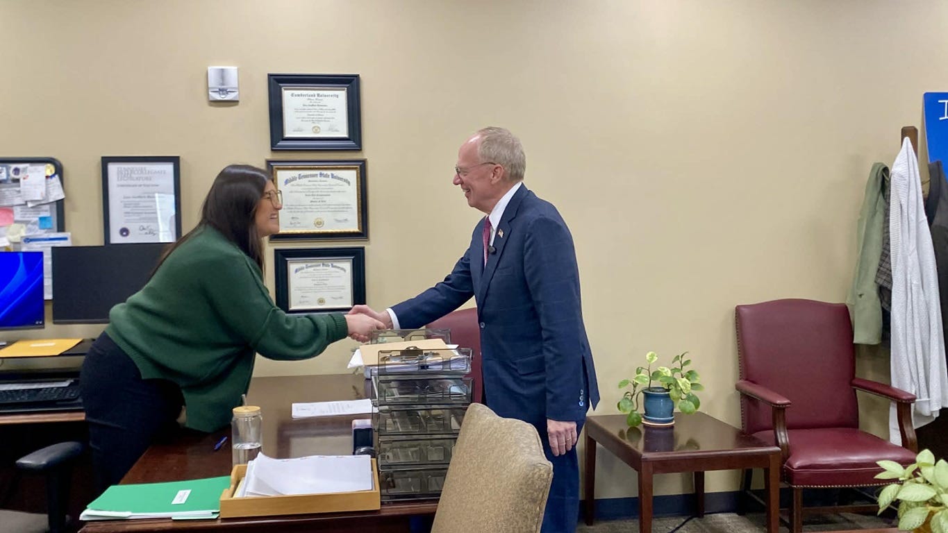 Candidates for governor gather petition signatures, starting 2026 race