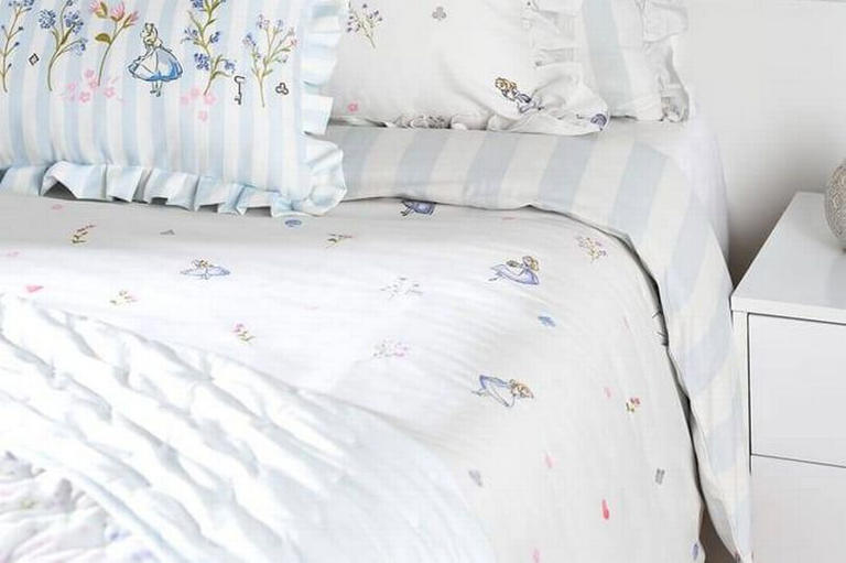 Shoppers 'run' to Home Bargains for 'magical' £4 homeware that's 'so ...