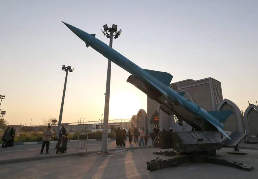 16 Chinese military cargo planes fly into Iran, triggering fears of a ...