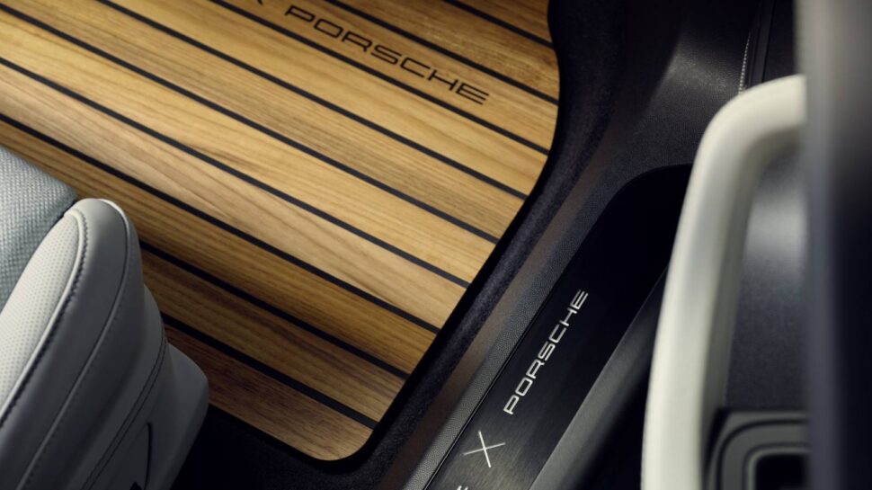 Waarom deze speciale Porsche vloermatten van echt hout heeft