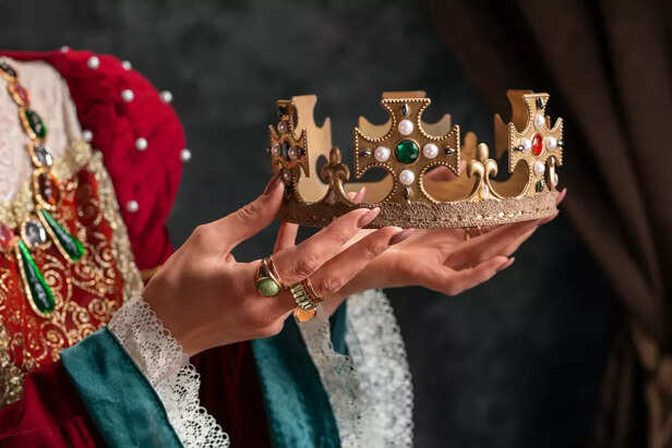 Foods the British royal family avoids and the reasons behind it