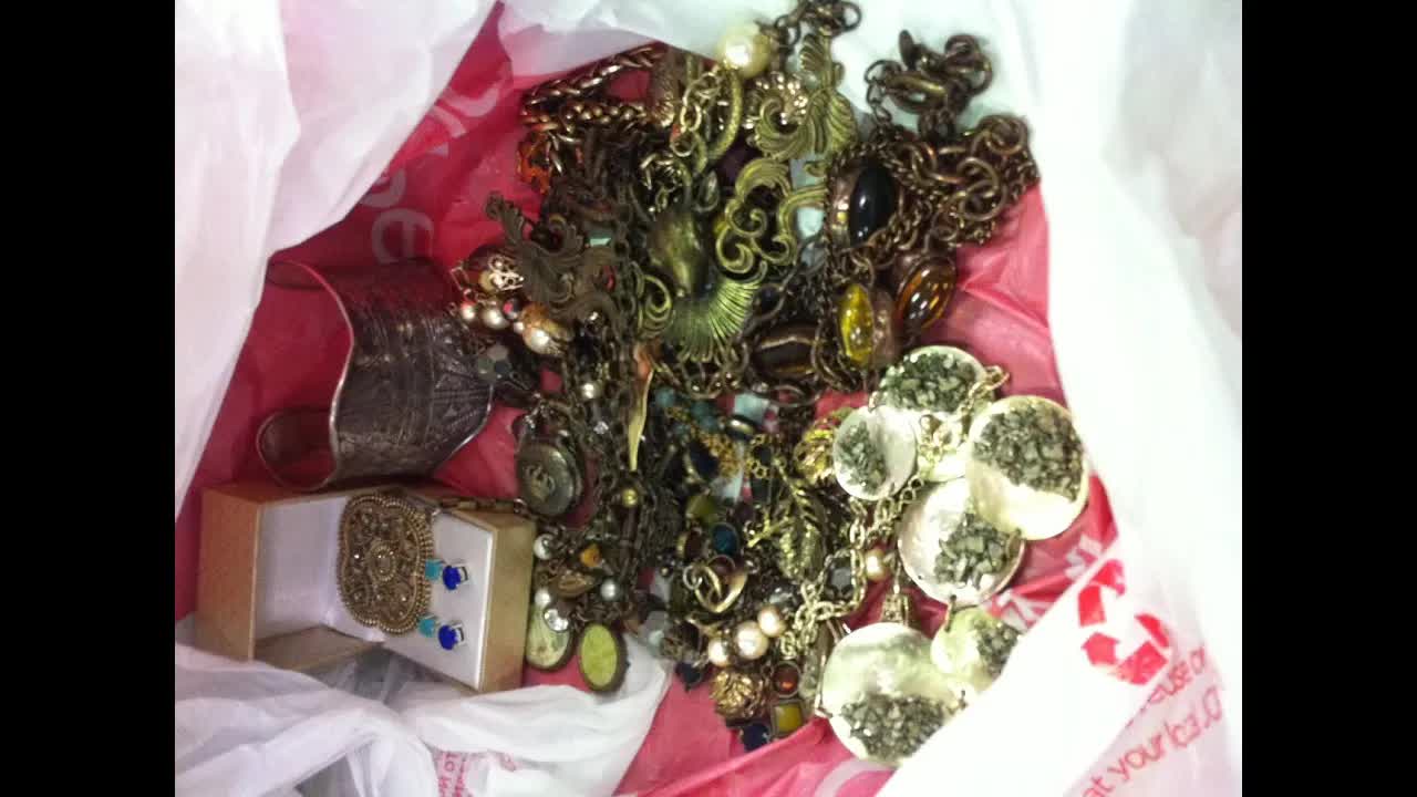 $10 lot jewelry haul + a try on! - $24,964
