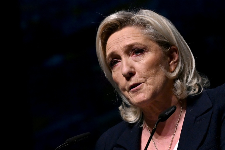 Marine Le Pen à la barre au procès en appel des assistants ...