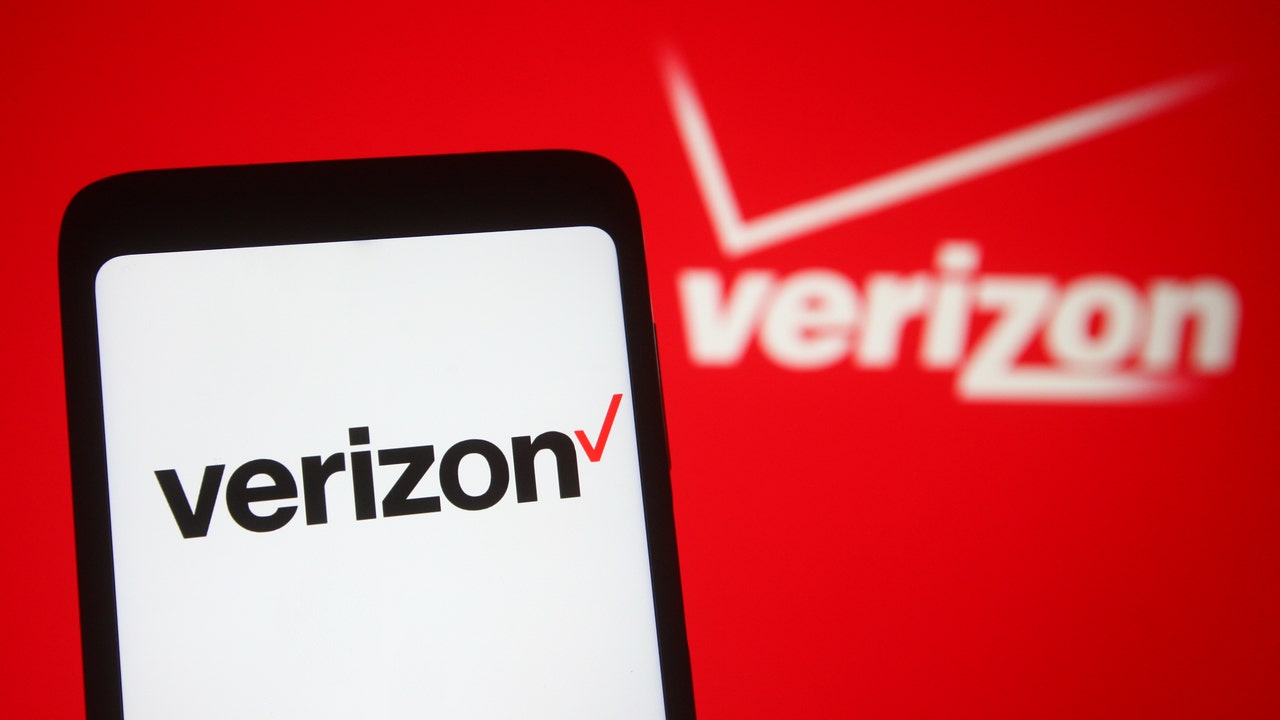 Beware of fake Verizon refund messages after last week's outage