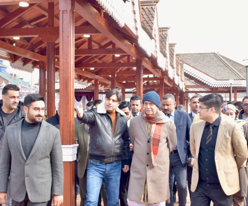 Lieutenant governor inaugurates redeveloped Amira Kadal bridge in Srinagar