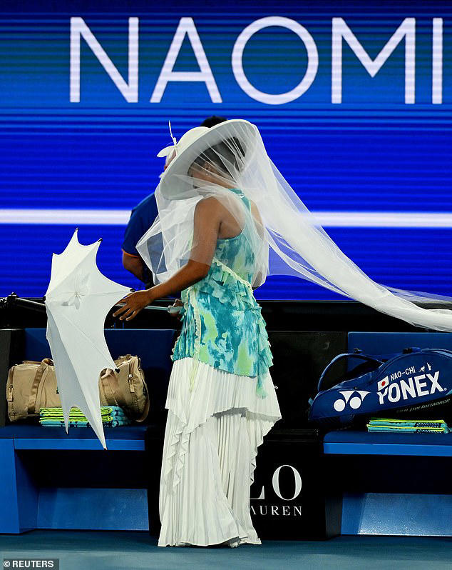 Naomi Osaka sends tennis fans wild at Australian Open with 'jellyfish ...