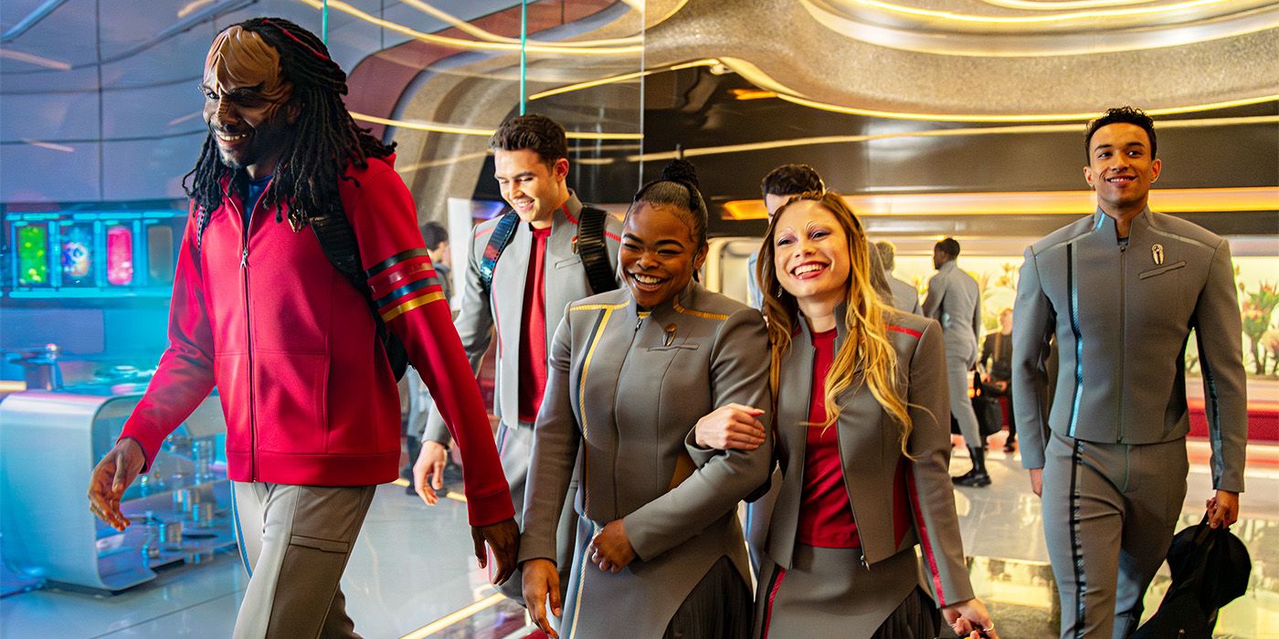 ‘Starfleet Academy’ brings back 2 classic Star Trek legends in a moving ...