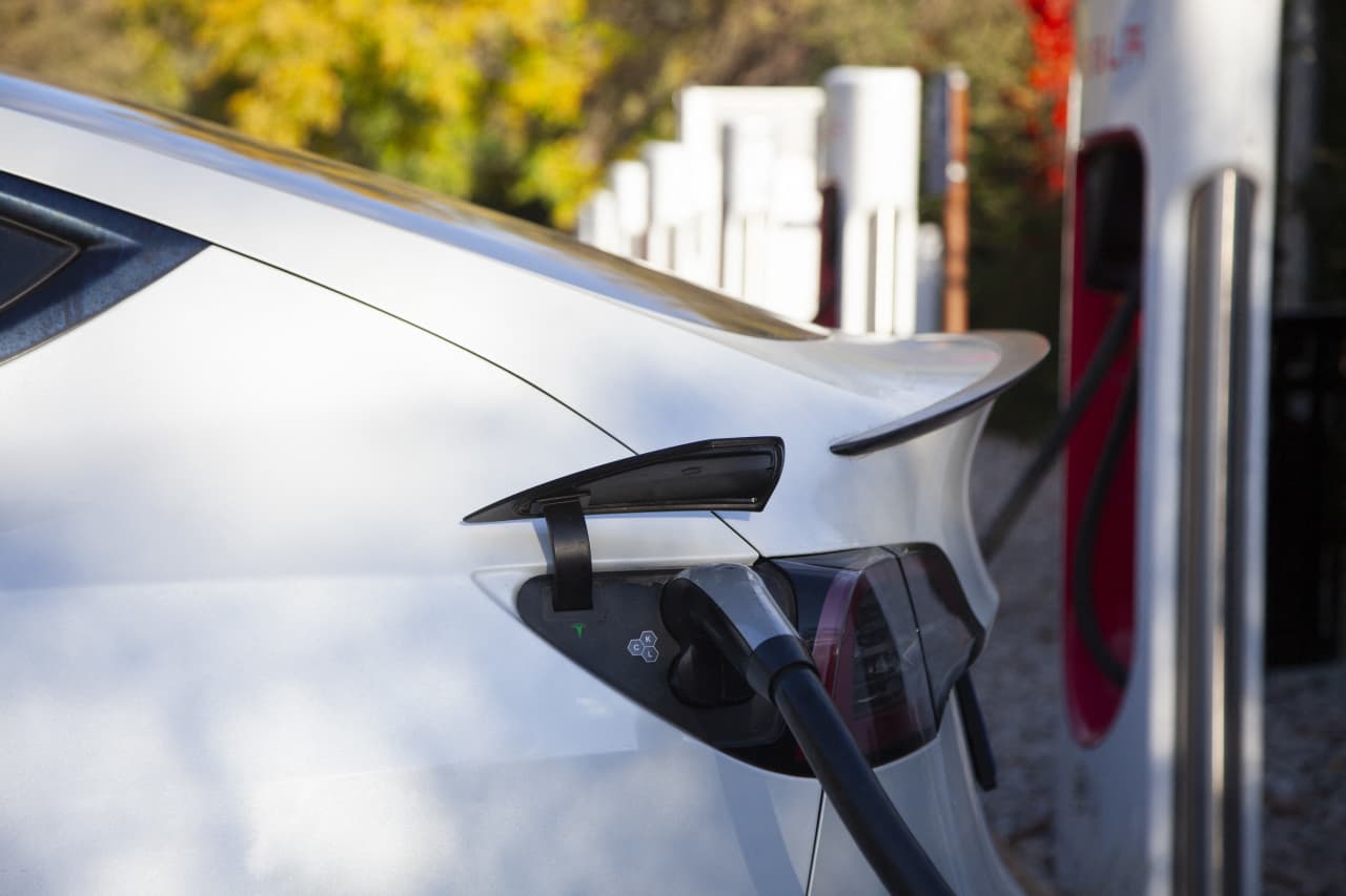 Tesla’s Musk goes big on AI chips. Why the stock is dropping.
