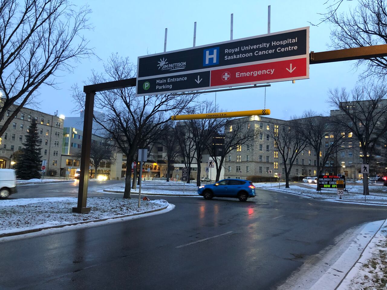 Metal detectors coming to emergency rooms in Saskatoon and Regina