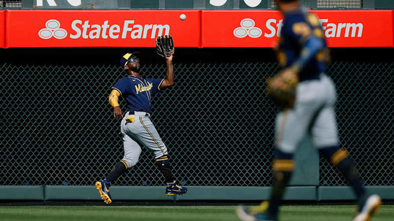 Pirates' Andrew McCutchen addresses lack of outfield opportunities