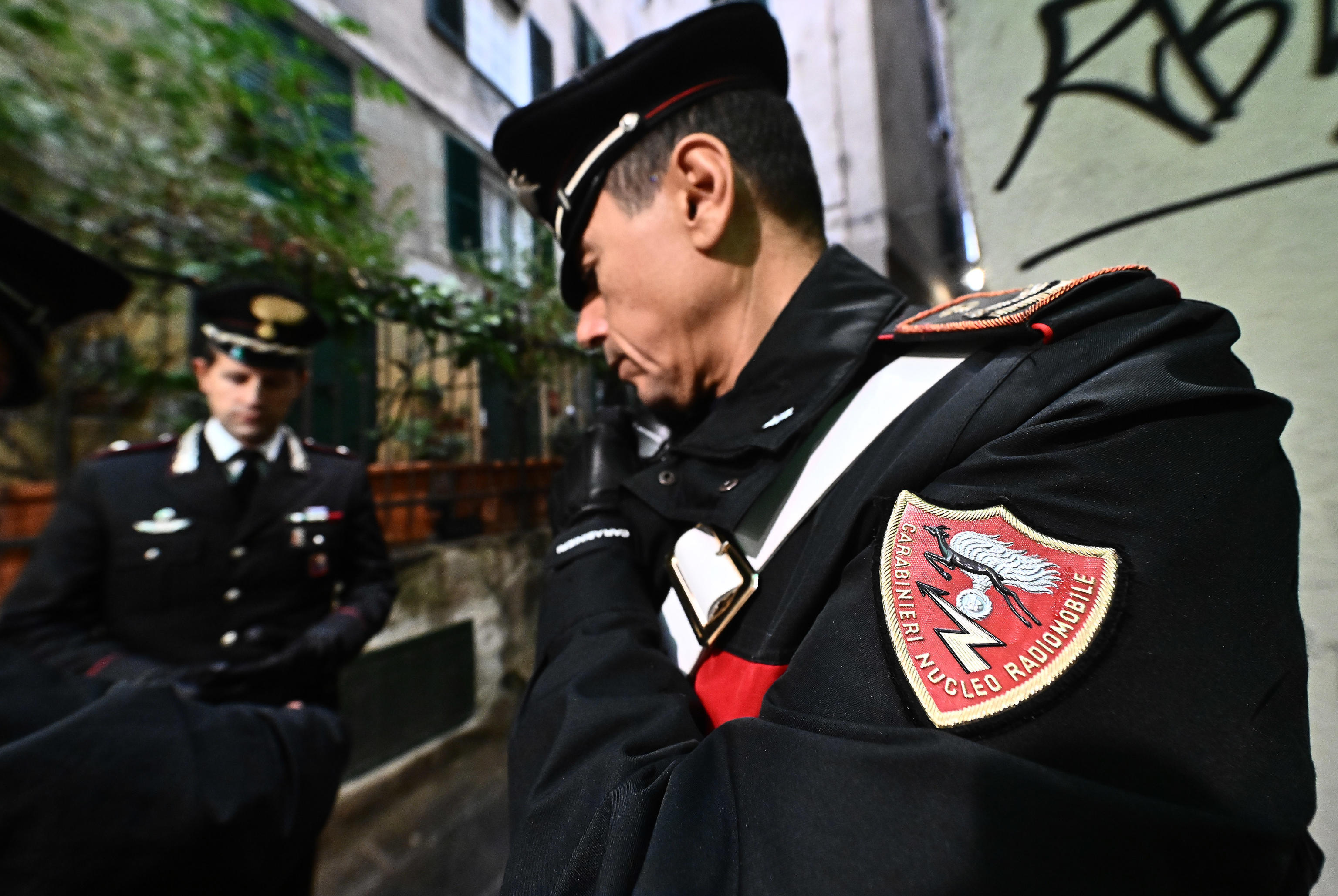 Carabinieri Genova e Napoli arrestano uomo che truffava anziani