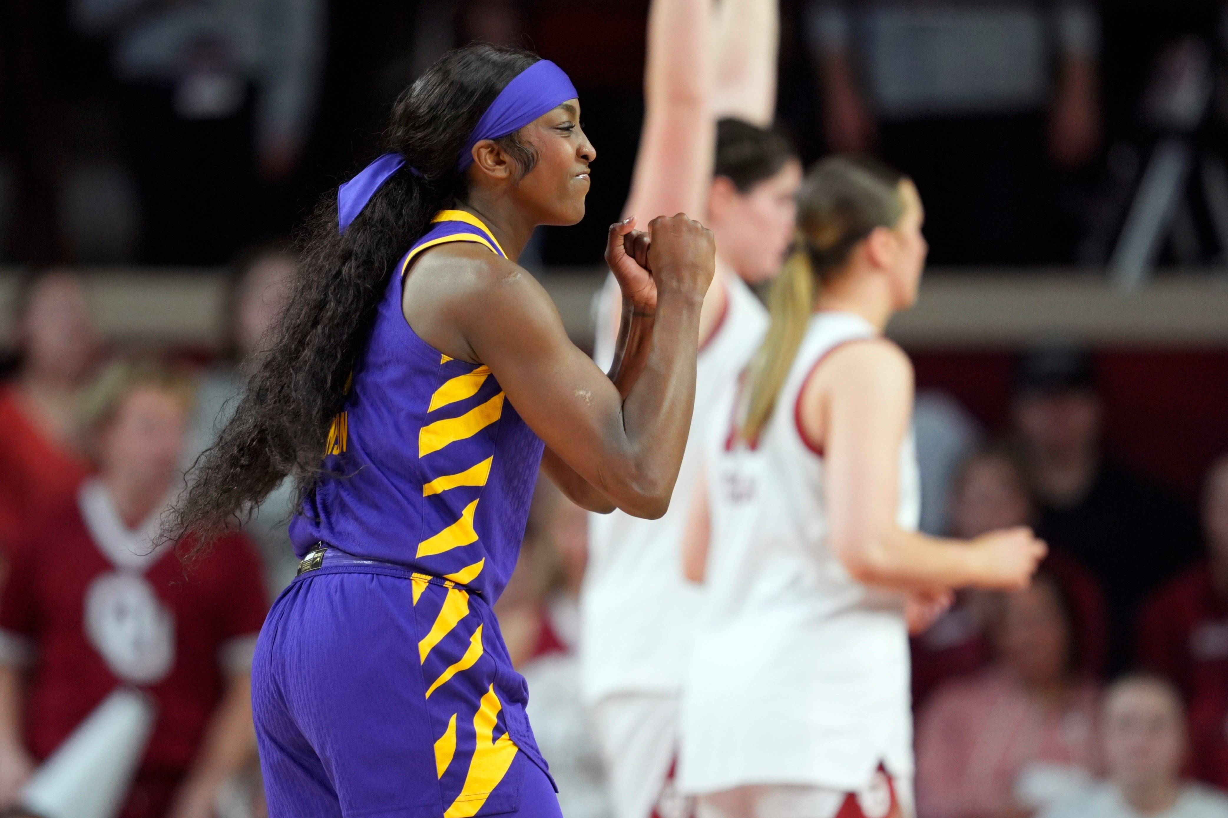 LSU women's basketball vs Texas A&M game score, live updates