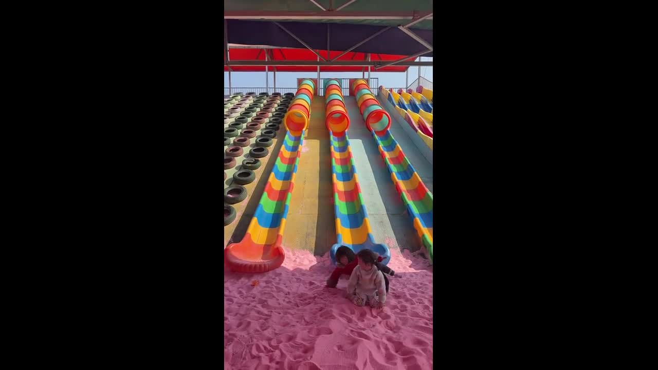 Children collide on amusement park slide in Guizhou, China