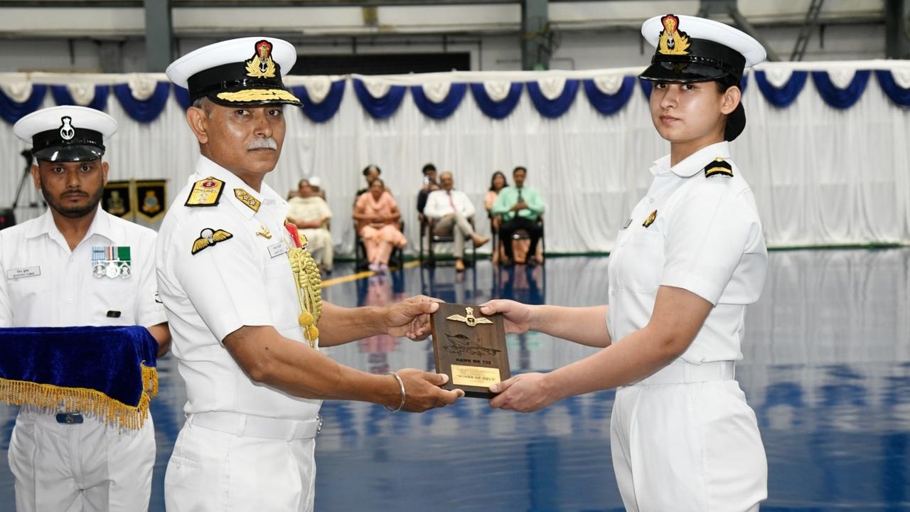 UP village to fighter cockpit: Aastha Poonia is Navy's first woman ...