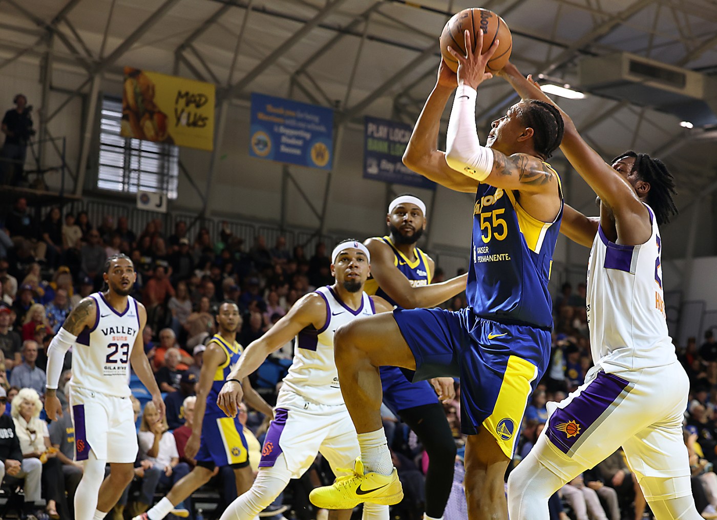 Santa Cruz Warriors survive Valley Suns’ fourth-quarter outburst in NBA ...