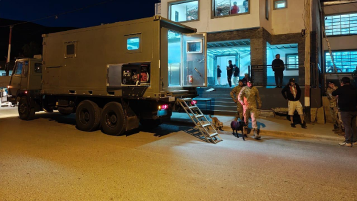 El gobierno envió asistencia a los evacuados por el desplazamiento en ...