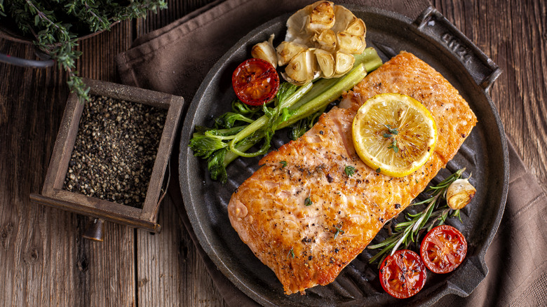 13 common mistakes you're probably making when cooking salmon ...