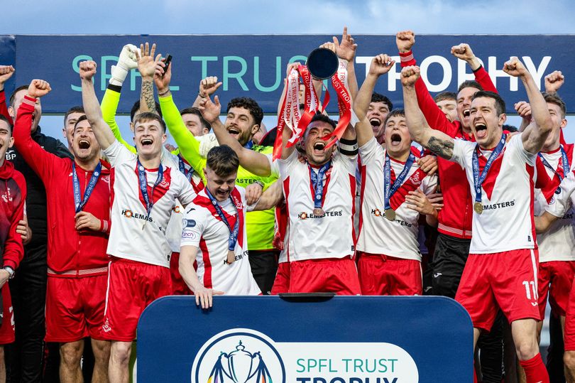 Airdrie star Charlie Telfer joins Diamonds' 100 club