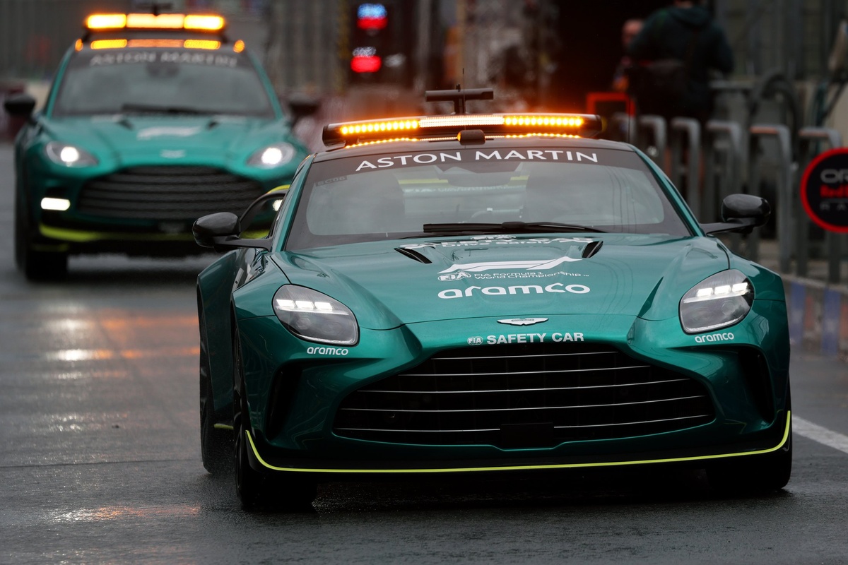 Aston Martin tak pasok safety car F1, Mercedes penyuplai tunggal