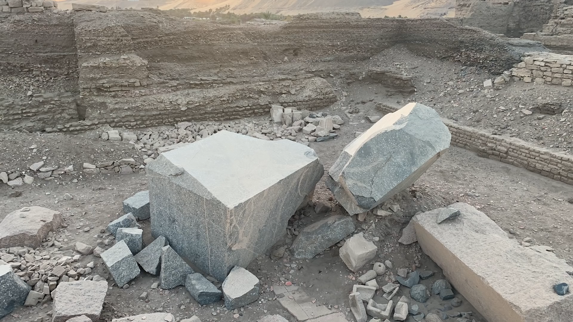 1,000-ton obelisks - no machines. Explain that