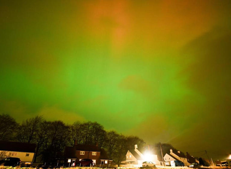 21 stunning pictures of the northern lights across Edinburgh and the ...