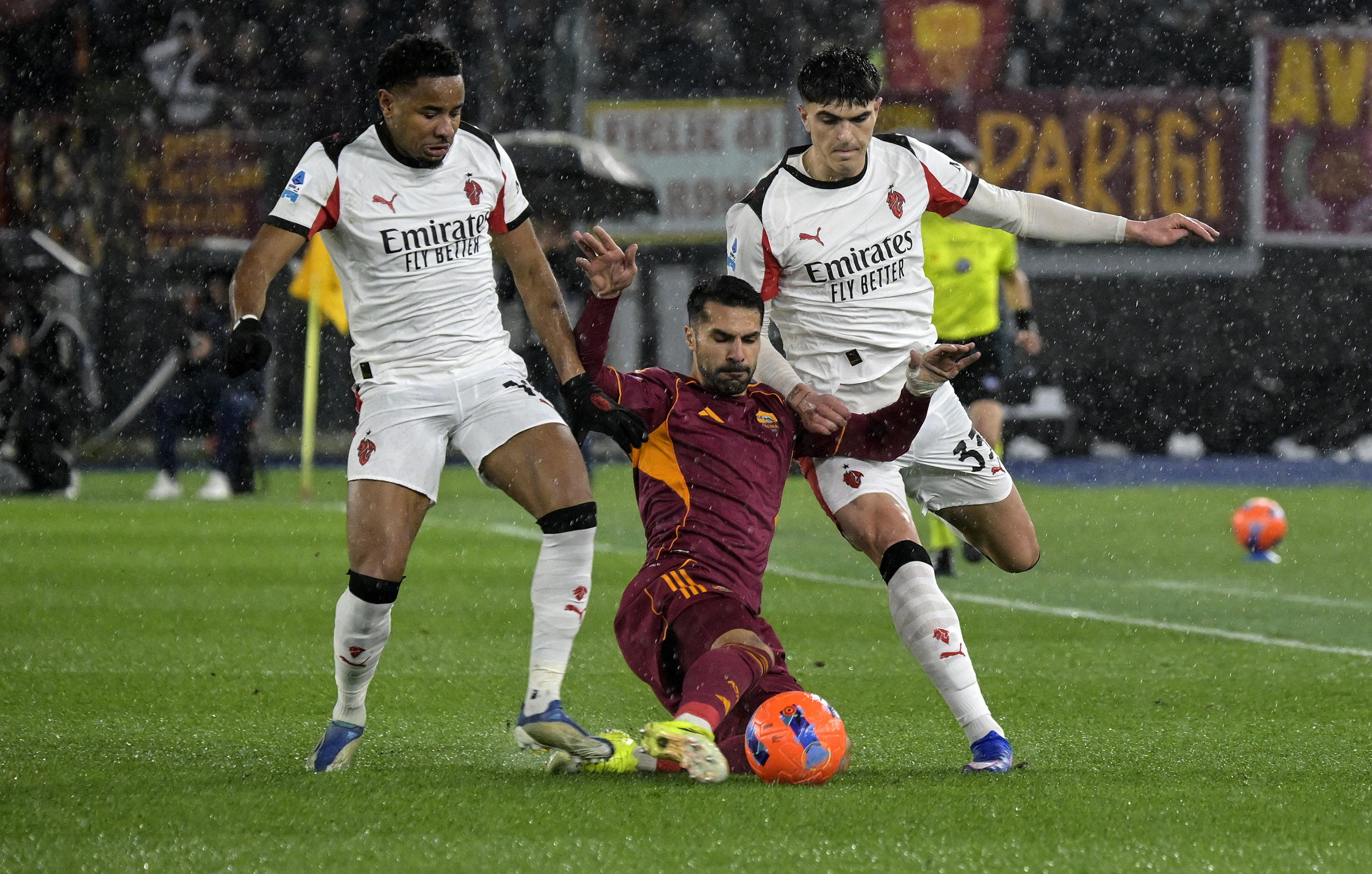 Inter five points clear at top after Milan held at Roma