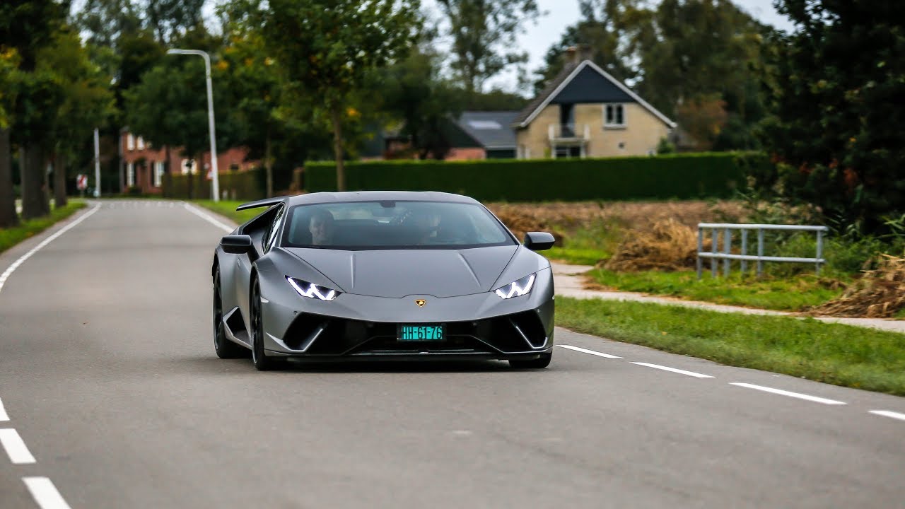 Experience powerful Lamborghini acceleration and dynamic engine sounds