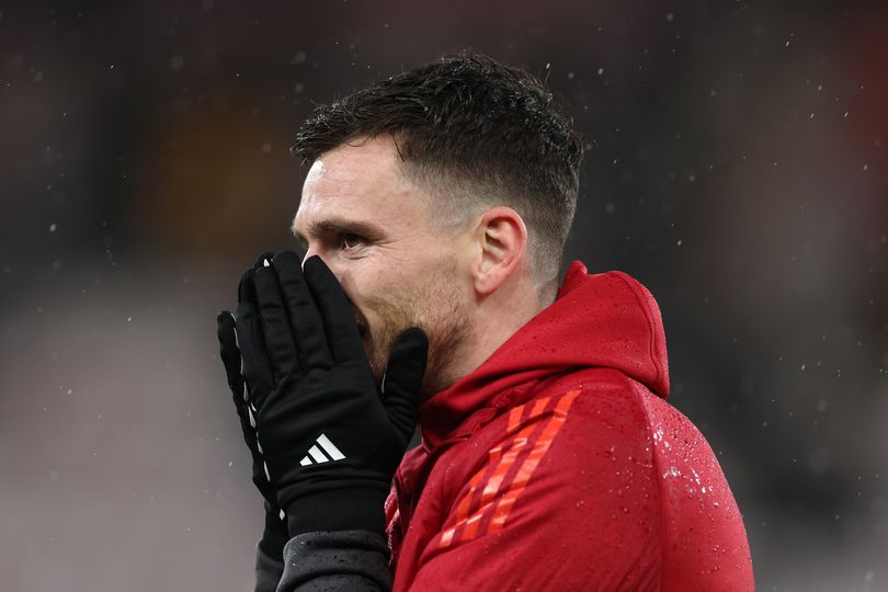Wolves talks offer Tottenham fresh hope of Andy Robertson transfer lifeline