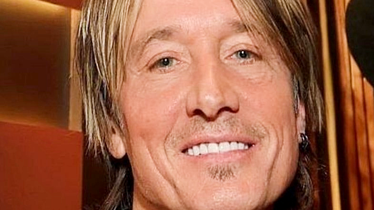 Keith Urban scandal – 1M impressions as Collins denies affair