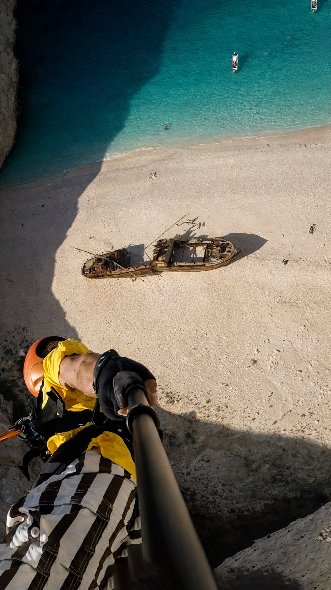 A clean bungee jump on camera