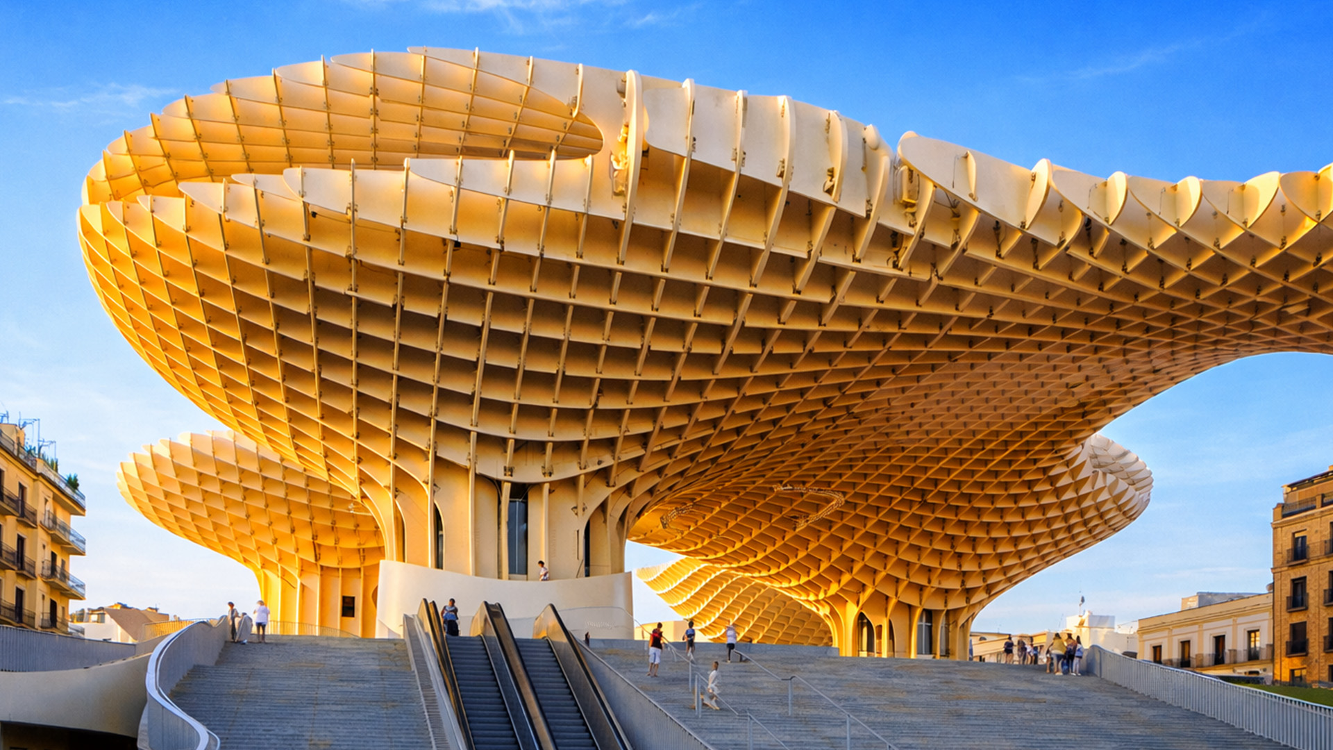 Is this the largest wooden structure
