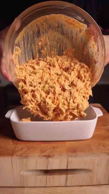 Crispy skin buffalo chicken dip