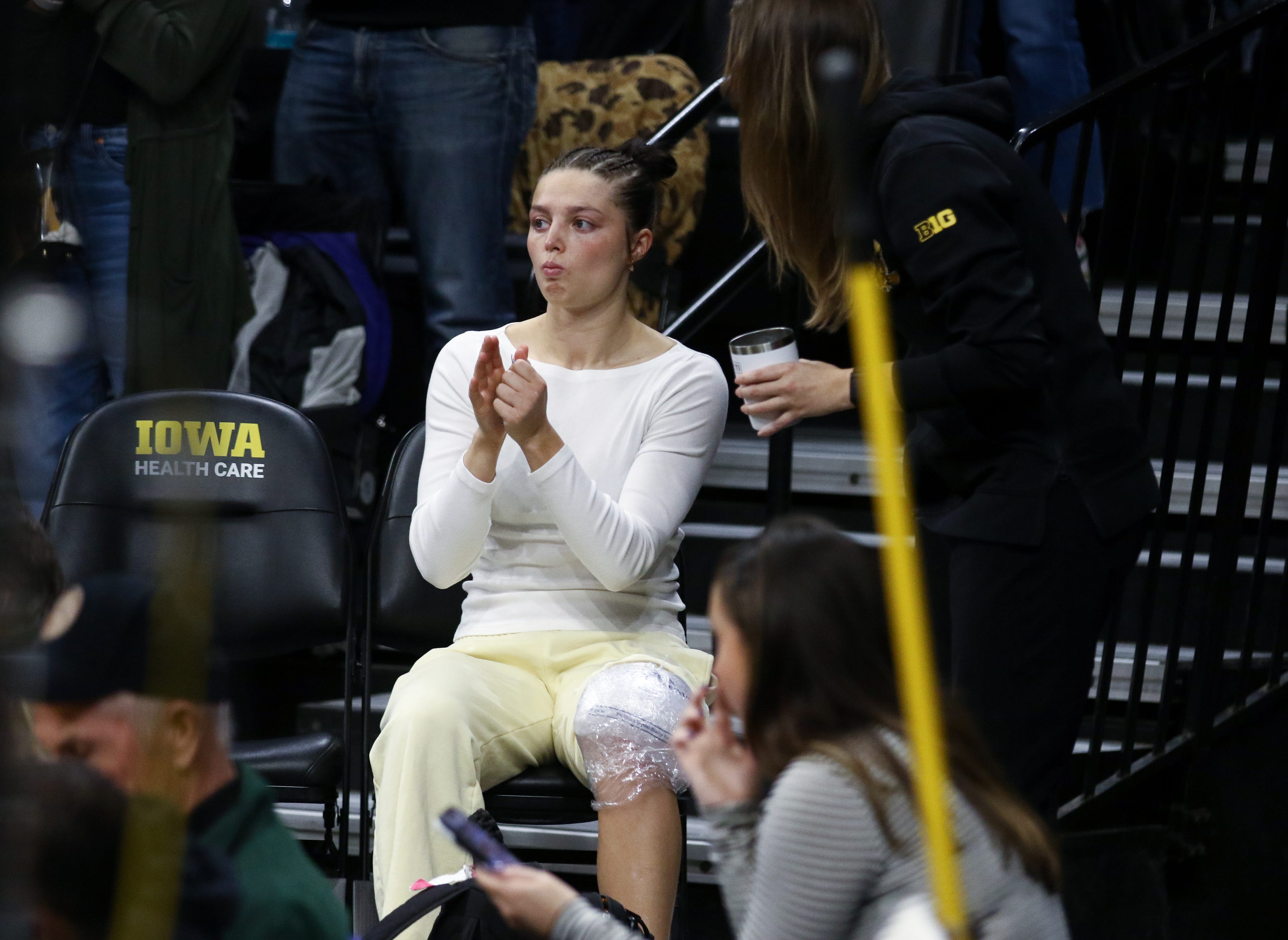 Iowa women’s basketball guard shares message to fans after injury