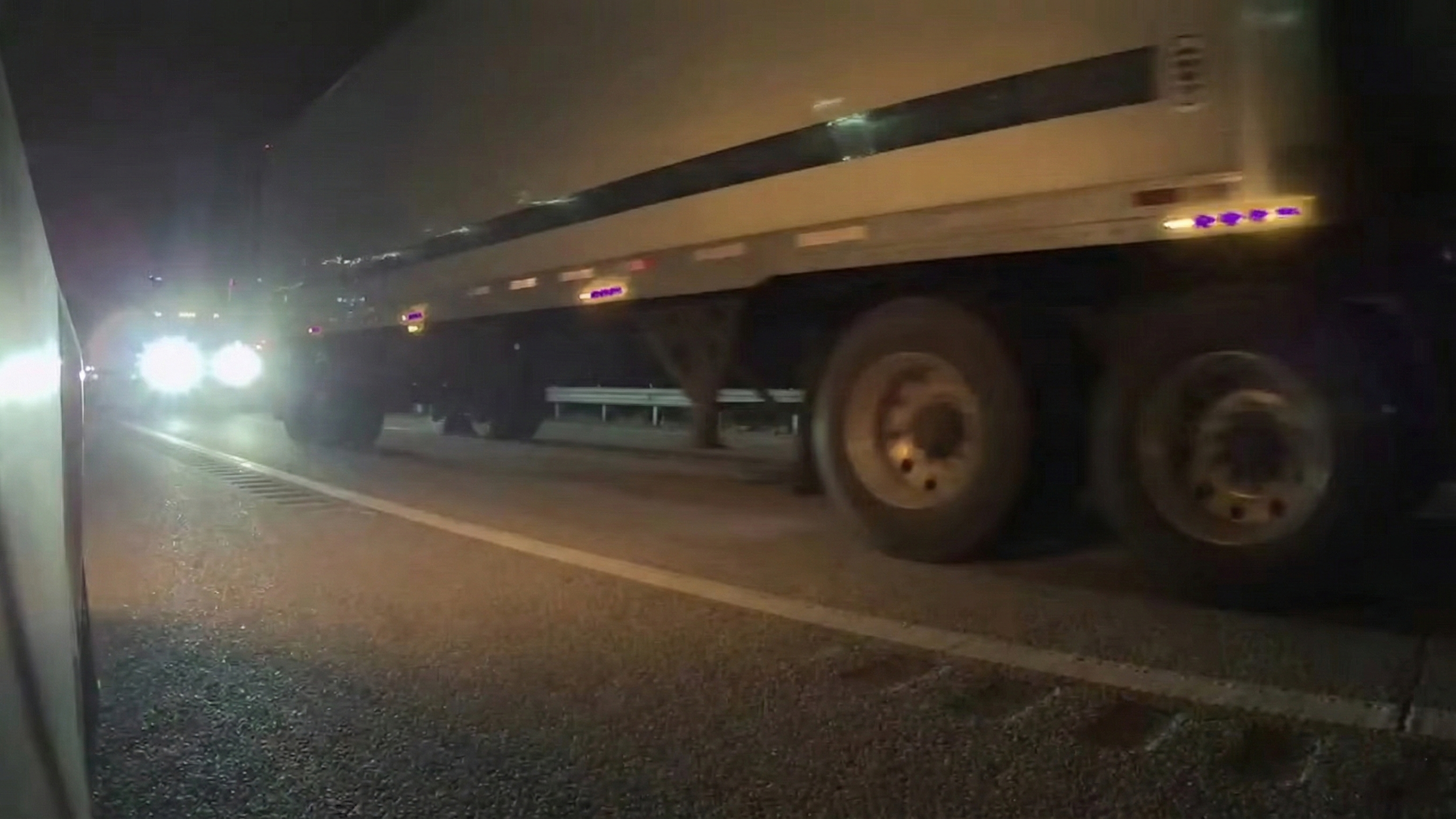 This driver fell off his truck and almost paid with his life