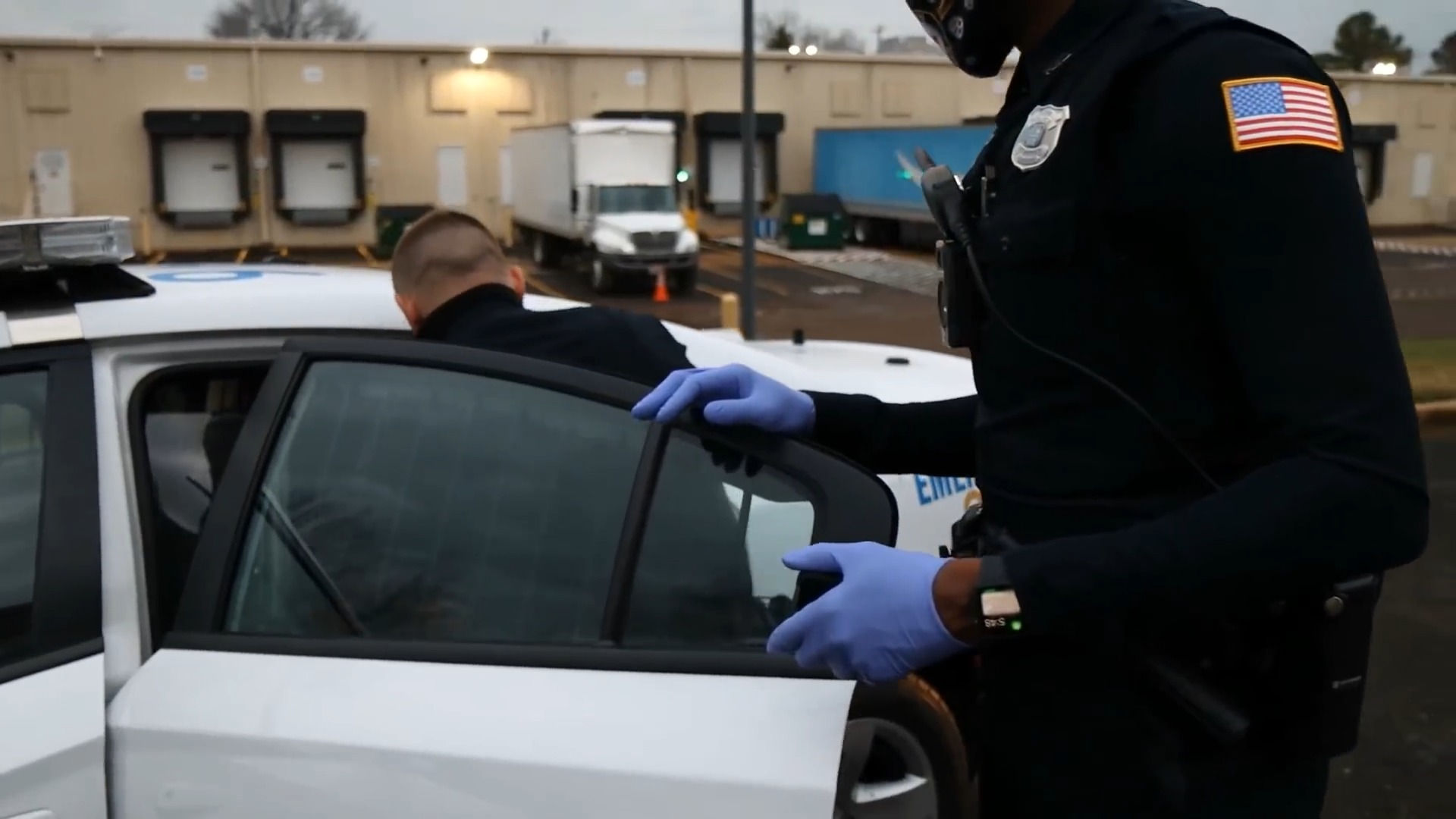 A detective took one look at our find… magnet fishing turned serious