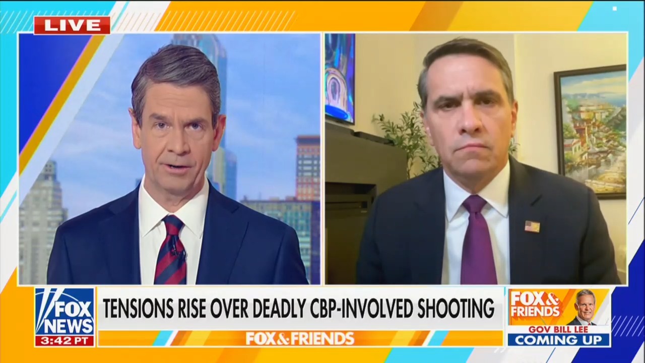 Fox News Host Grills Trump DOJ Official On DHS Officials Claiming Alex ...