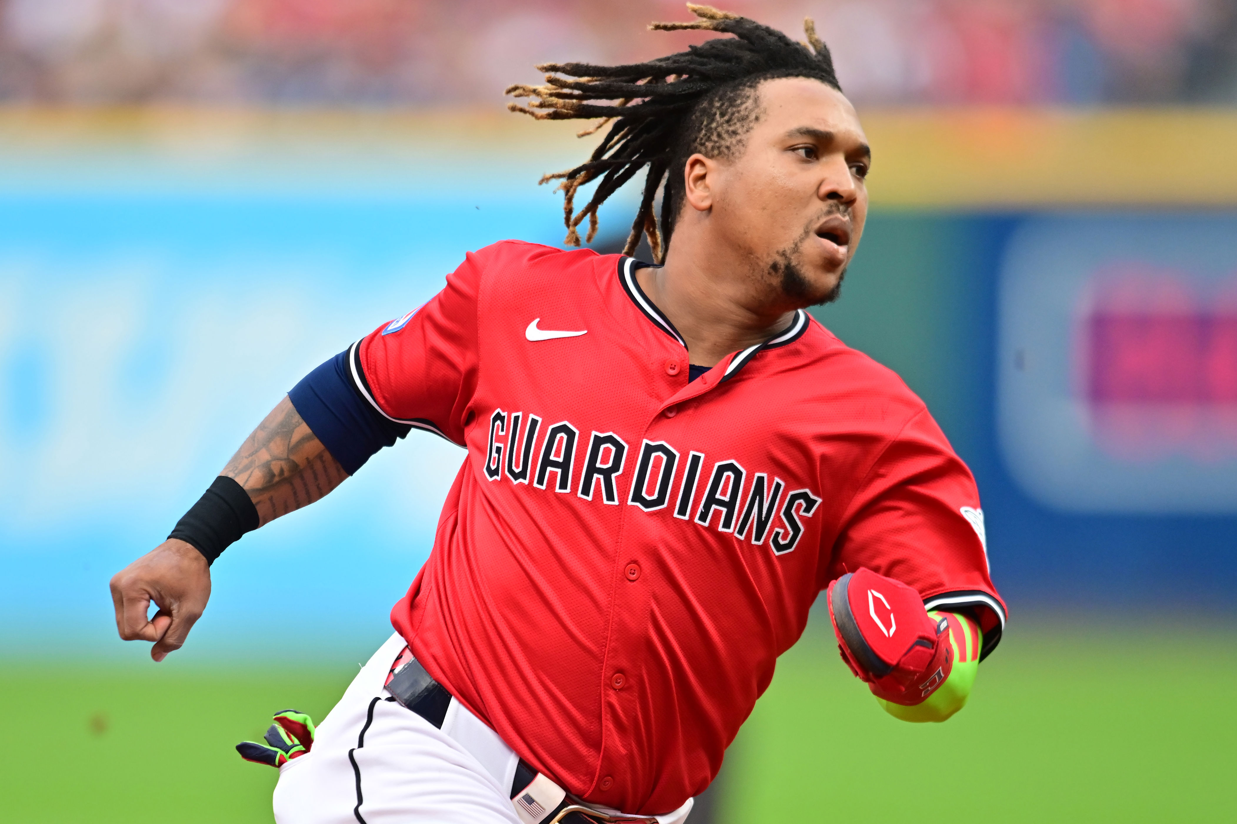 MLB news outside the confines: José Ramírez is in Cleveland for the ...