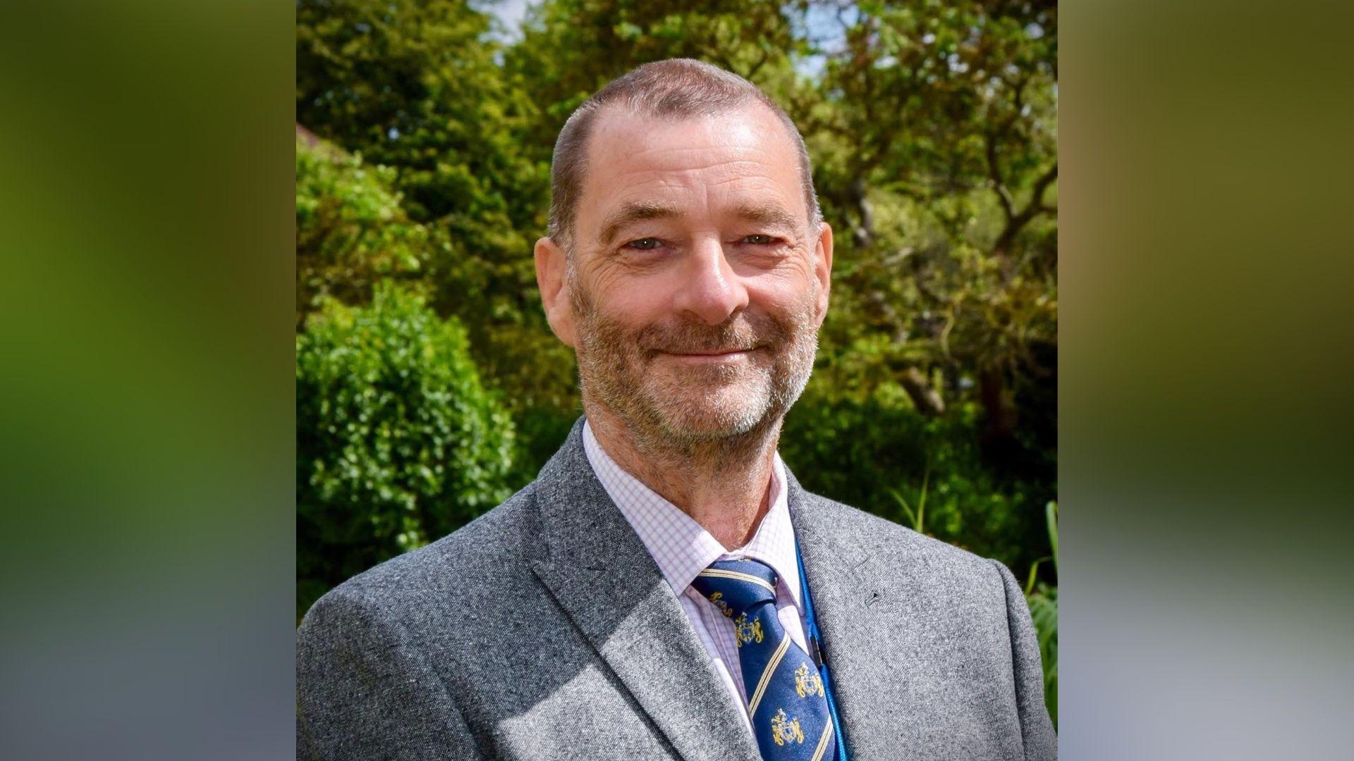 Councillor pledges to quit in election protest