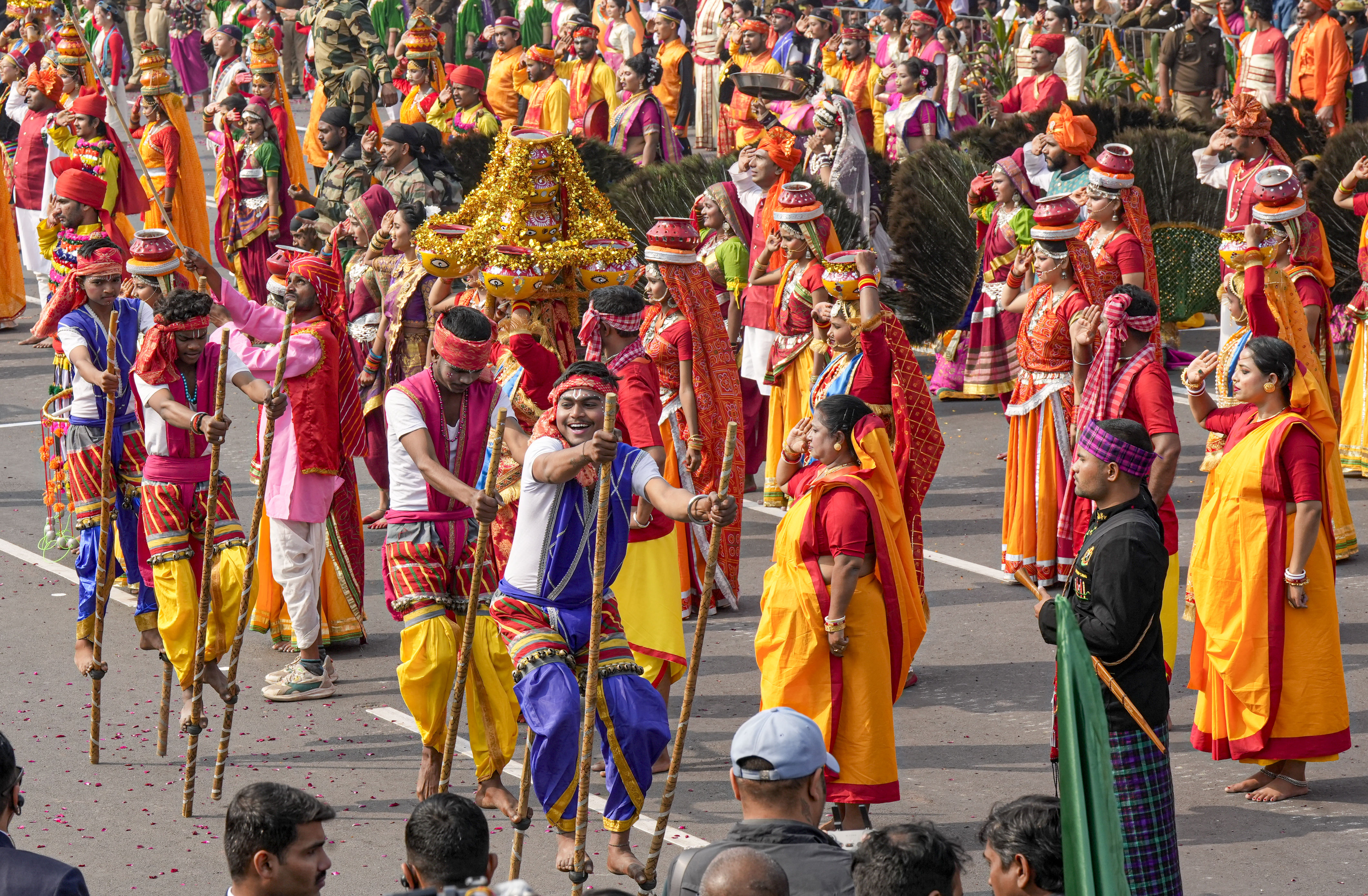 200 artistes from nine states take part in R-Day cultural gala in Lucknow