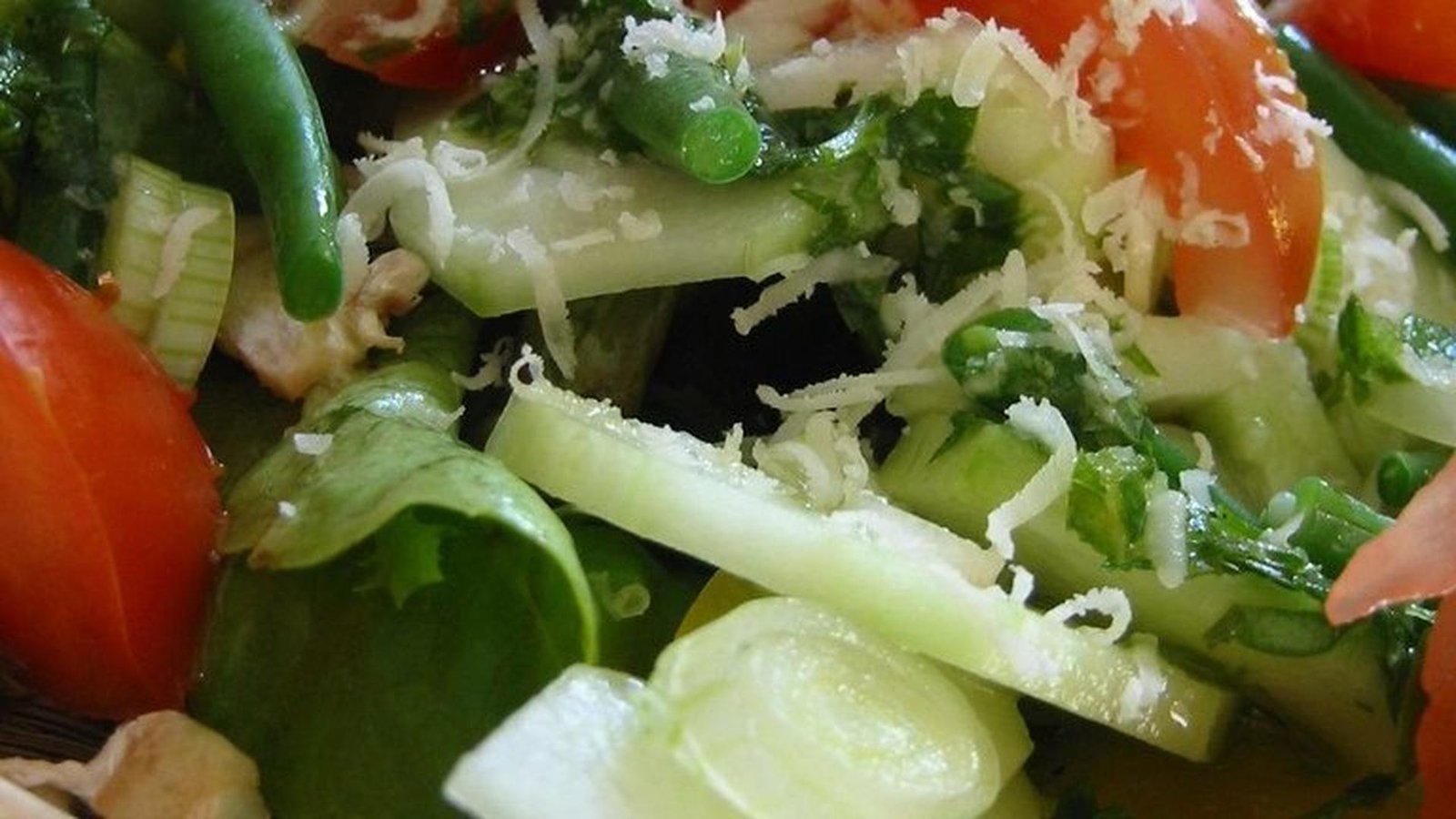 10 popular leftovers that don't belong in the fridge - but usually end ...