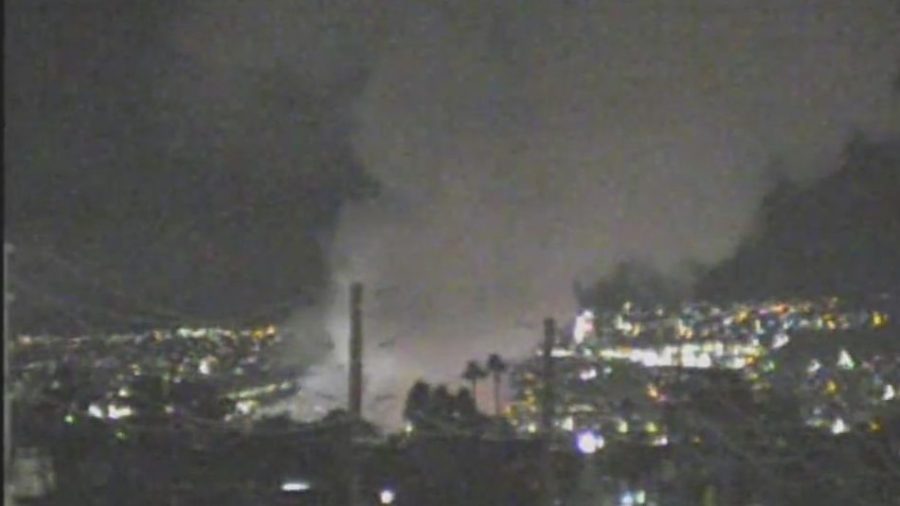 Early morning fire creates large smoke cloud in Sunrise Manor