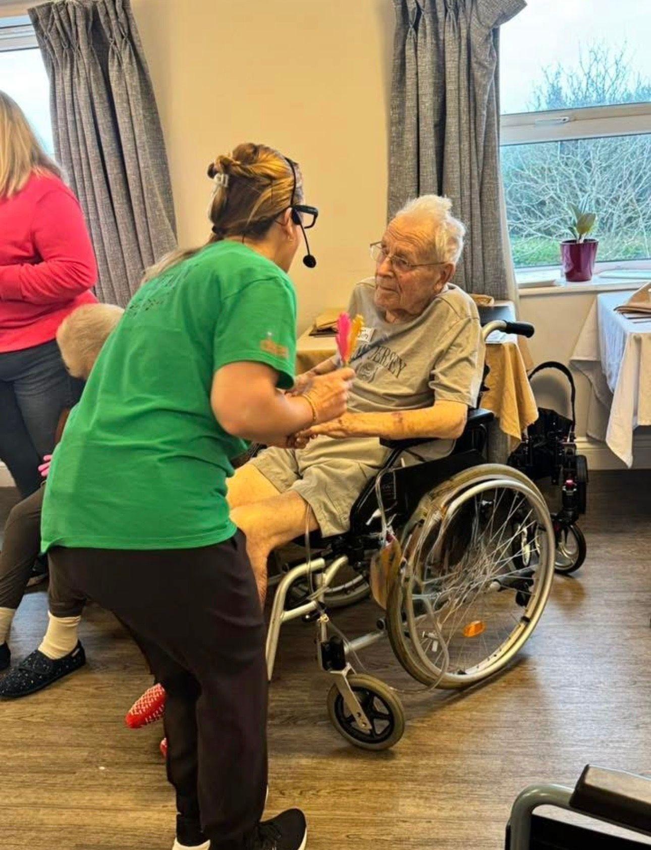 Eastbourne care home residents enjoy uplifting dementia singing experience